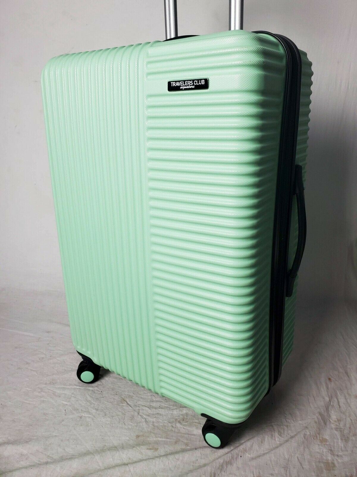 $240 Traveler Club Luggage Basette 24" Mint Green Luggage Suitcase Spi ...